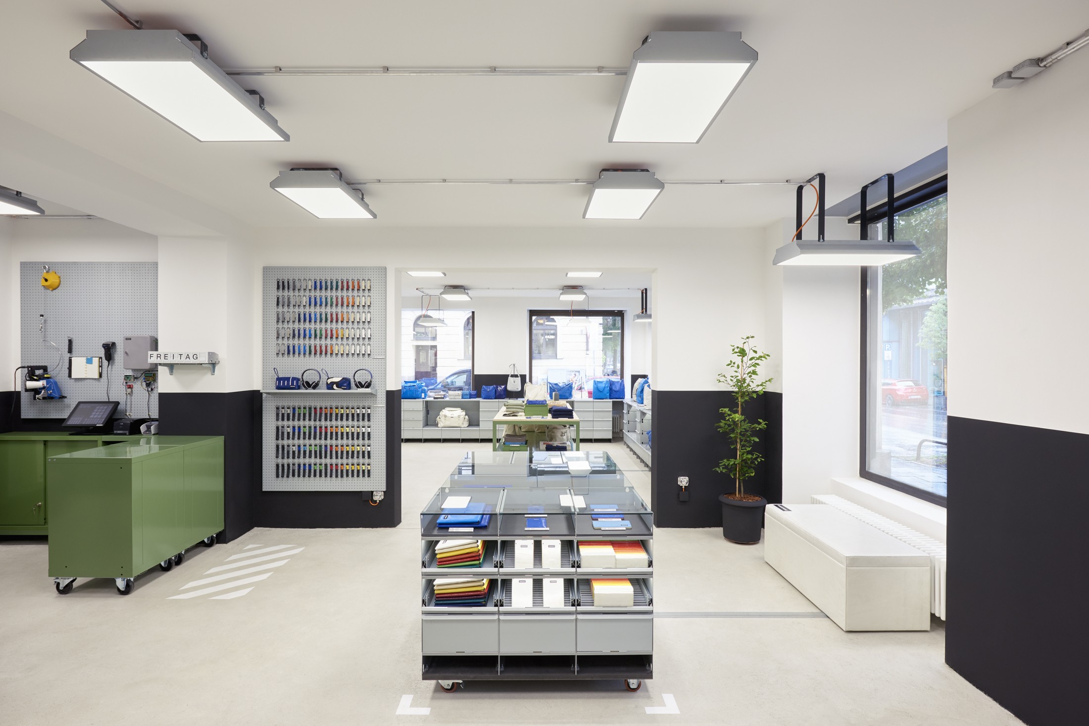 Freitag Store München - Caduff & Stocker – Lichtplanung GmbH